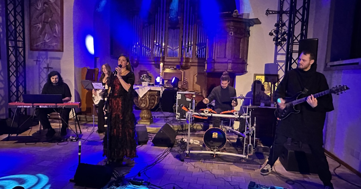 Nightwish-Balladen füllen die Kirche – und provozieren die ...